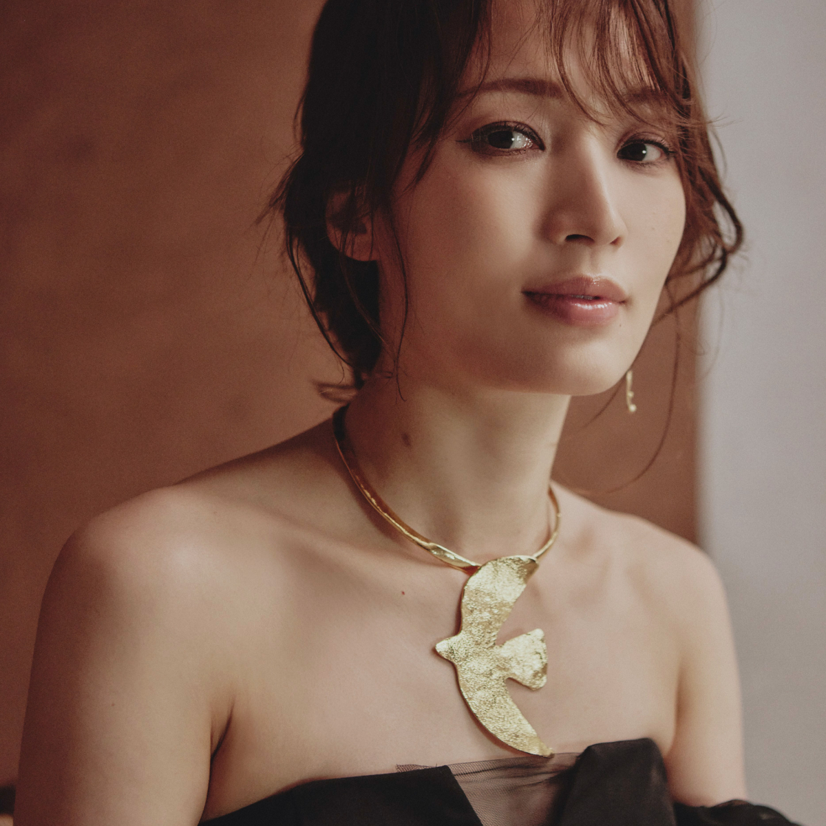 【冨永愛さん】「トップにいることは至難の業。モデルをやり続けることが究極の挑戦」〈yoi3周年スペシャルインタビュー vol.2 前編〉 | yoi（ヨイ） - 心・体・性のウェルネスメディア